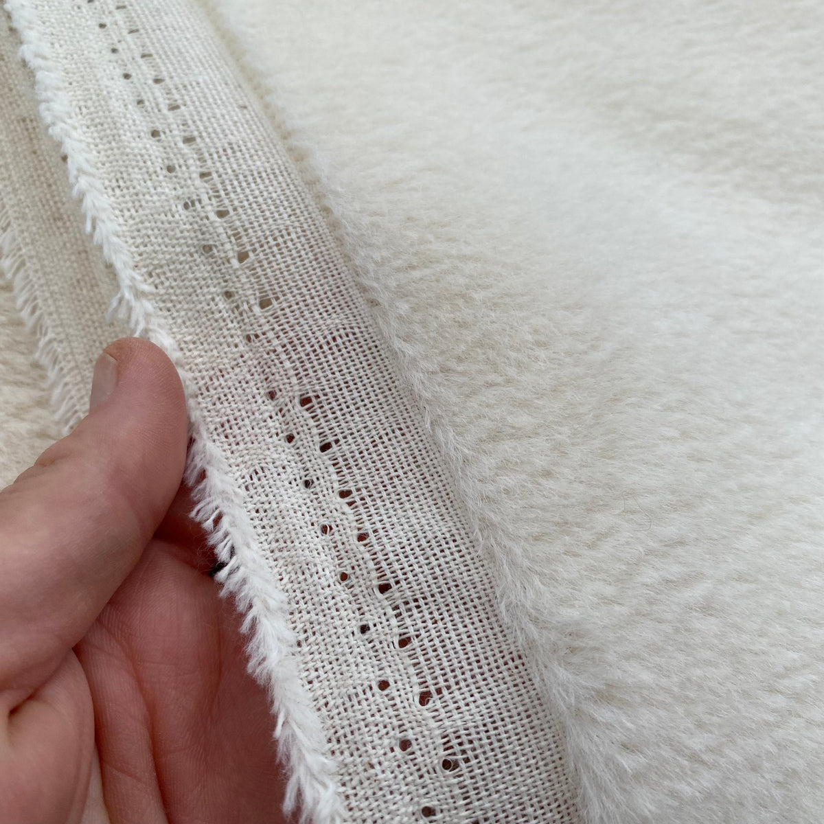 Alpaca - Dense 10mm Pile - Ivory – Furaddiction & Emma's Bears