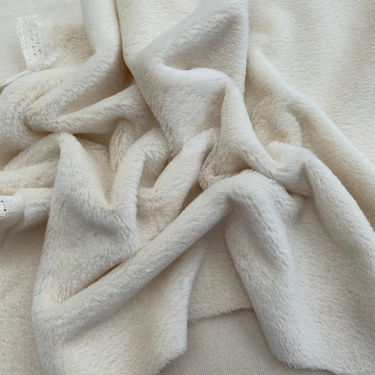 Alpaca - Dense 10mm Pile - Ivory – Furaddiction & Emma's Bears