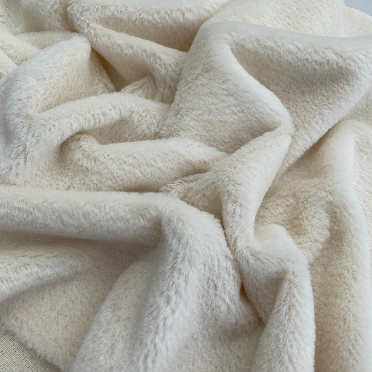 Alpaca - Dense 10mm Pile - Ivory – Furaddiction & Emma's Bears